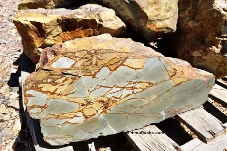 Understanding Jasper: Formation, Composition, and Identification