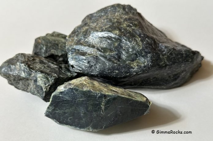 Understanding Serpentine: Formation, Composition, and Identification